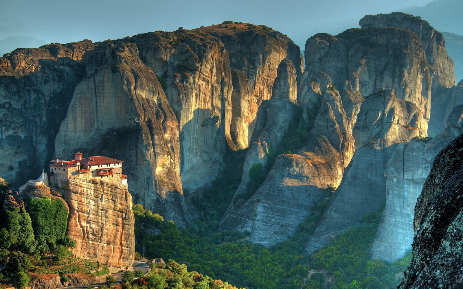 Delphi - Meteora 2 Days Tour - Fantasy Travel Greece