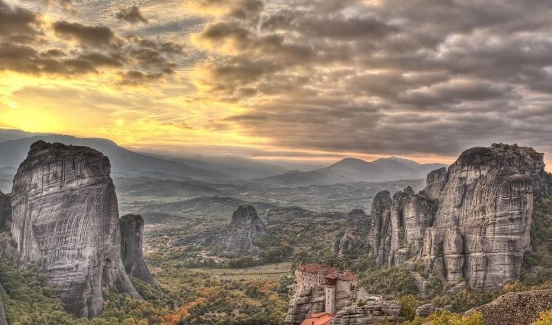 Delphi - Meteora 3 Days Tour - Fantasy Travel Greece