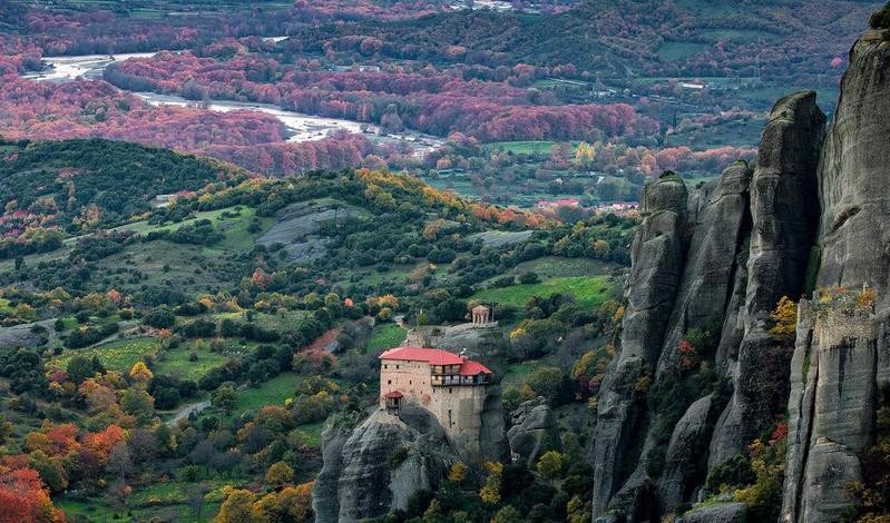 Delphi - Meteora 3 Days Tour - Fantasy Travel Greece
