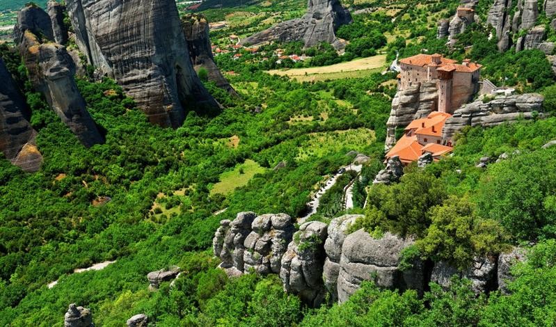 Delphi - Meteora 2 Days Tour - Fantasy Travel Greece