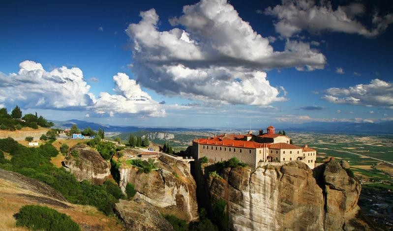 Delphi - Meteora 2 Days Tour - Fantasy Travel Greece